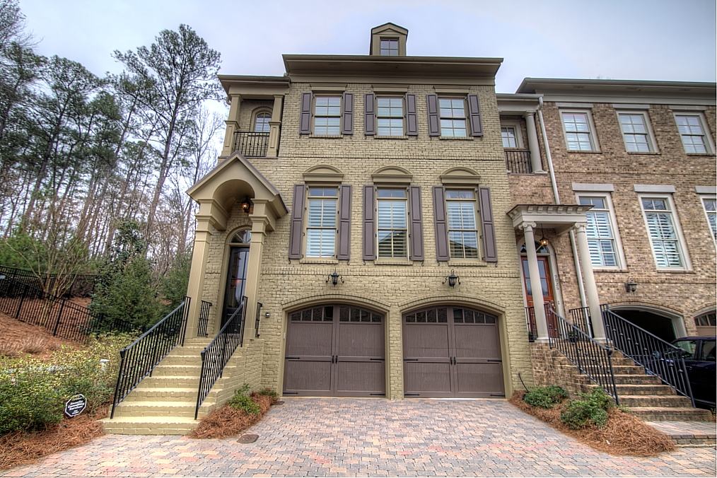 Glide Tour of 9028 Riverbend Manor, Alpharetta, Georgia 30022