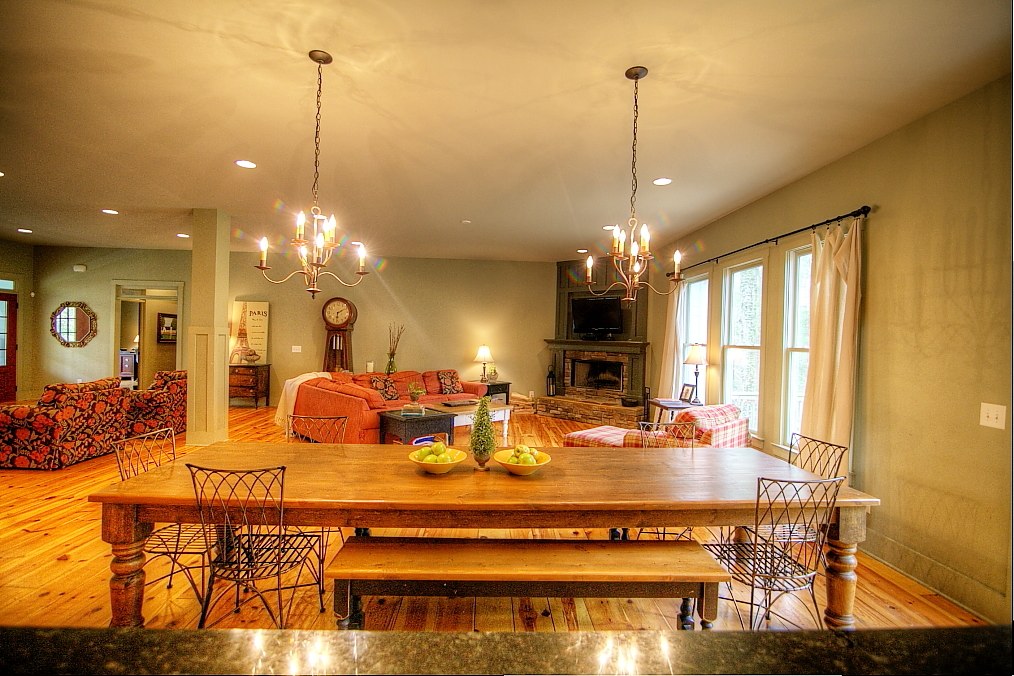 Glide Tour of 867 Freehome Road, Canton, Georgia 30115