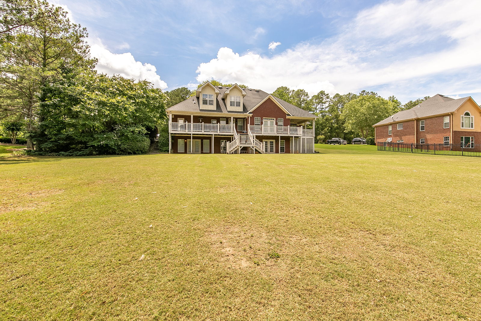 Glide Tour of 1033 Lyndhurst Way, Conyers, Georgia 30013