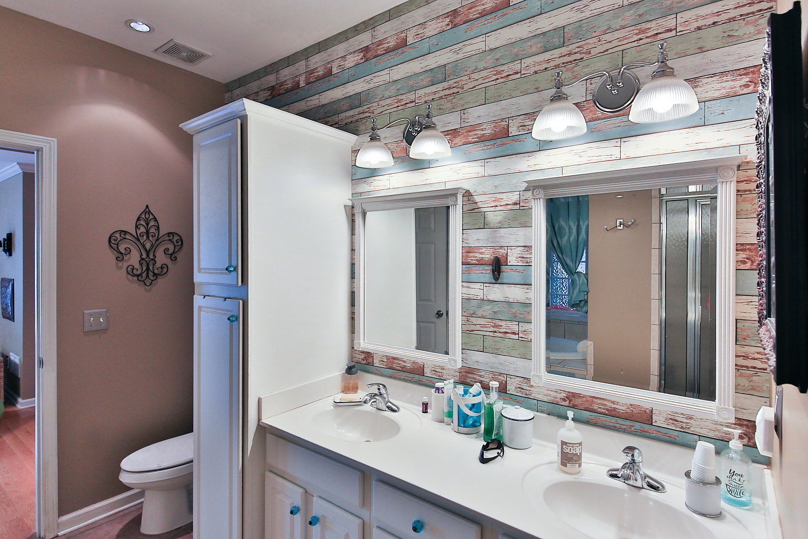 Glide Tour of 570 McCready Drive, Dallas, Georgia 30157