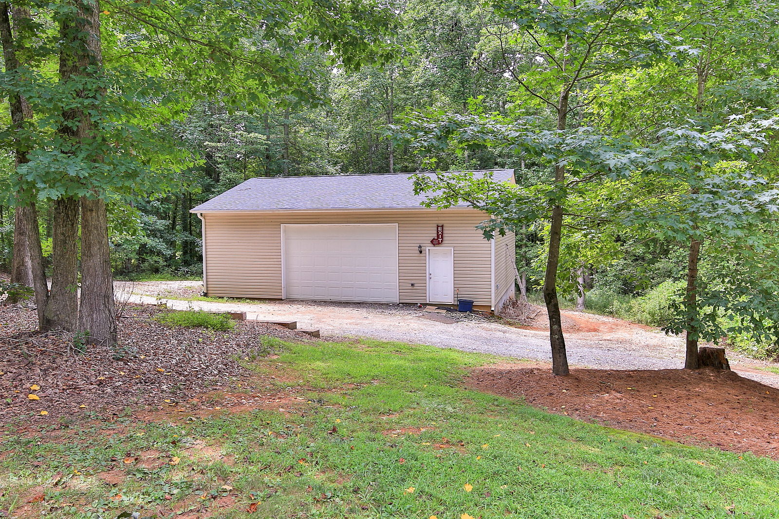 Glide Tour of 570 McCready Drive, Dallas, Georgia 30157