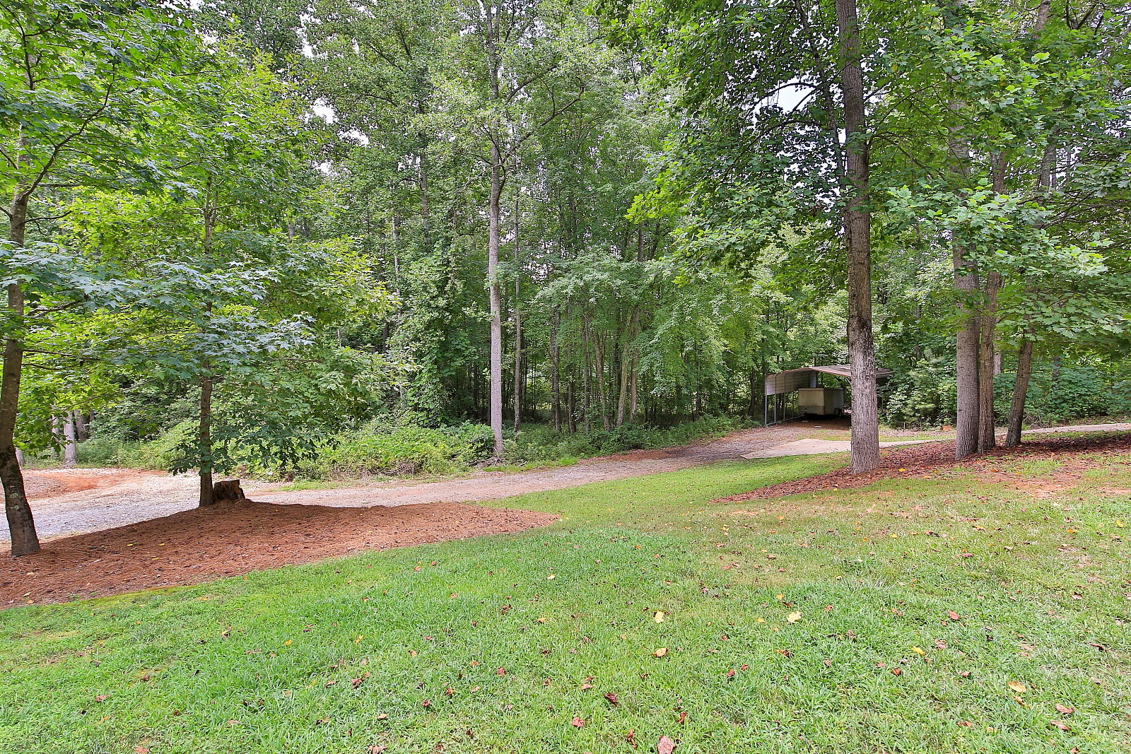 Glide Tour of 570 McCready Drive, Dallas, Georgia 30157