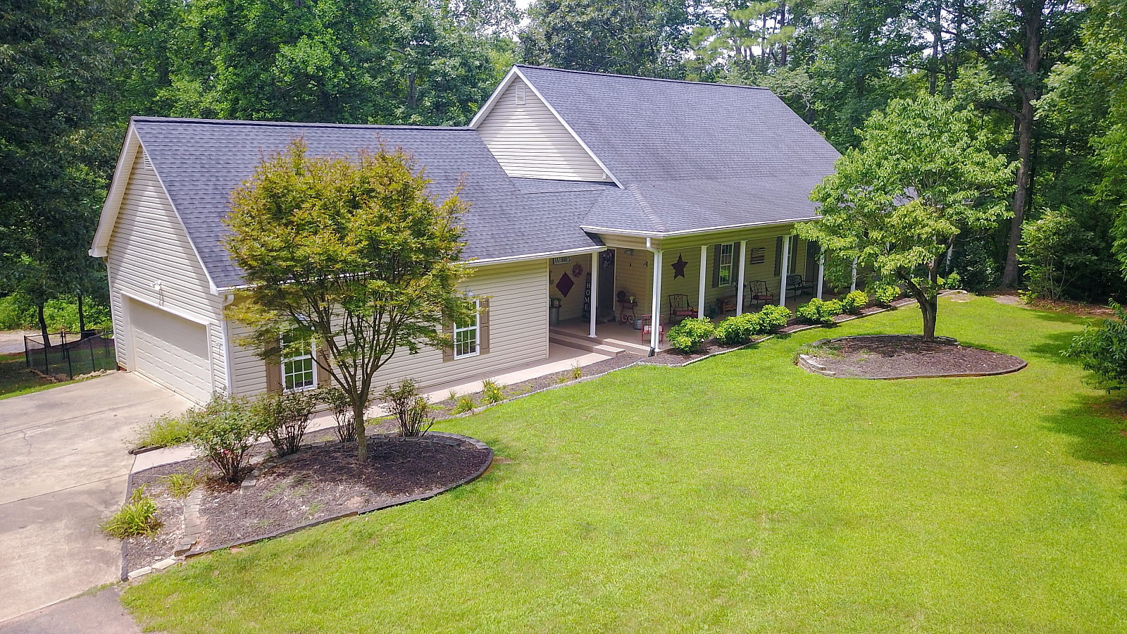 Glide Tour of 570 McCready Drive, Dallas, Georgia 30157