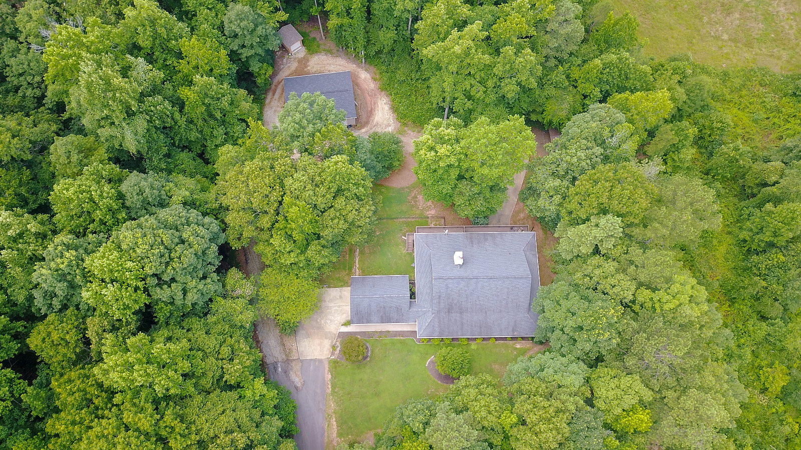 Glide Tour of 570 McCready Drive, Dallas, Georgia 30157