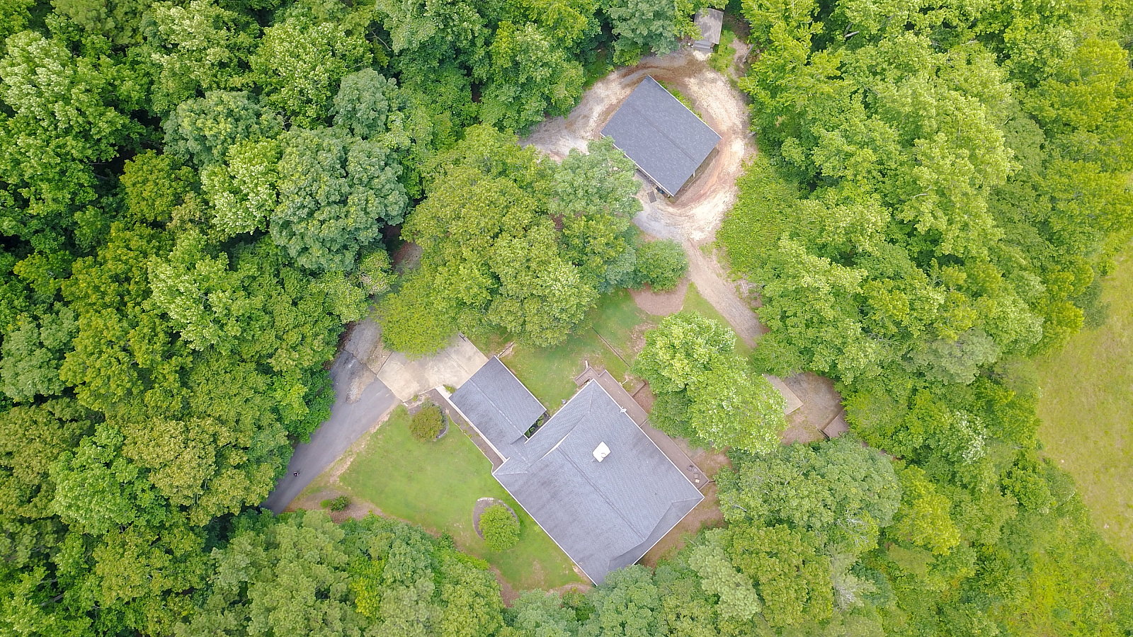 Glide Tour of 570 McCready Drive, Dallas, Georgia 30157