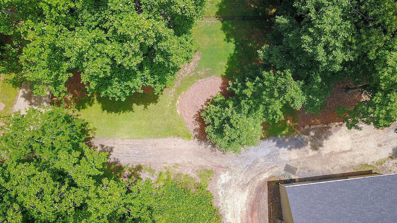 Glide Tour of 570 McCready Drive, Dallas, Georgia 30157