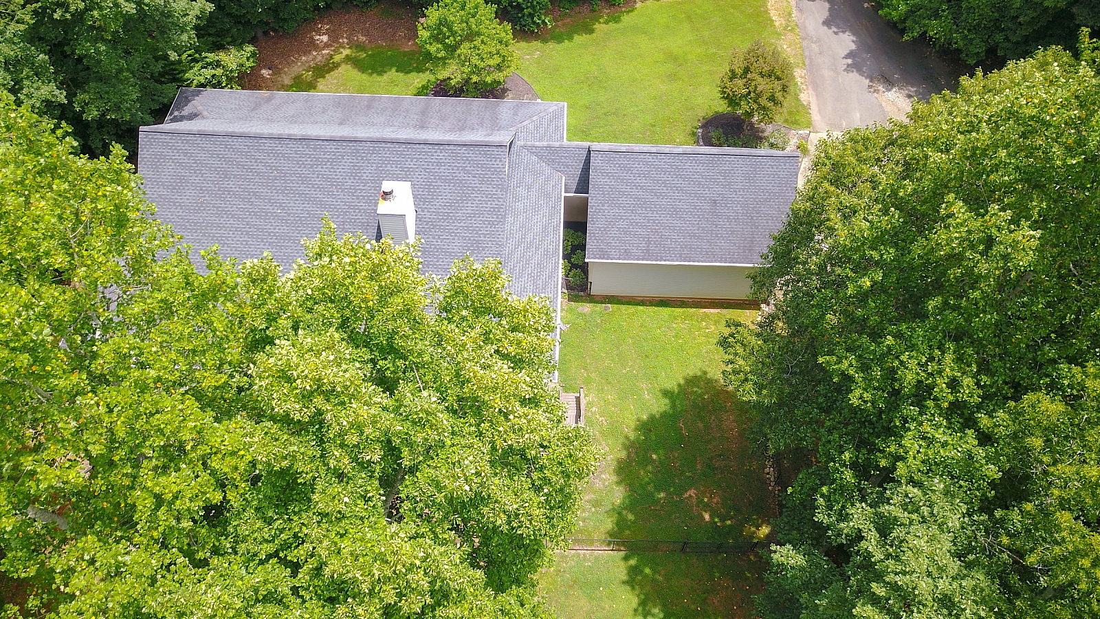 Glide Tour of 570 McCready Drive, Dallas, Georgia 30157