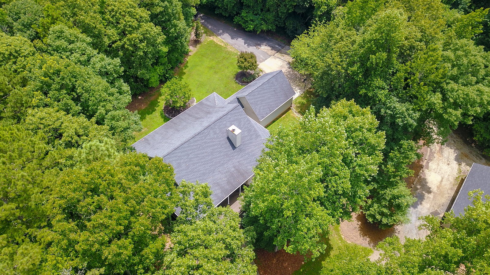 Glide Tour of 570 McCready Drive, Dallas, Georgia 30157