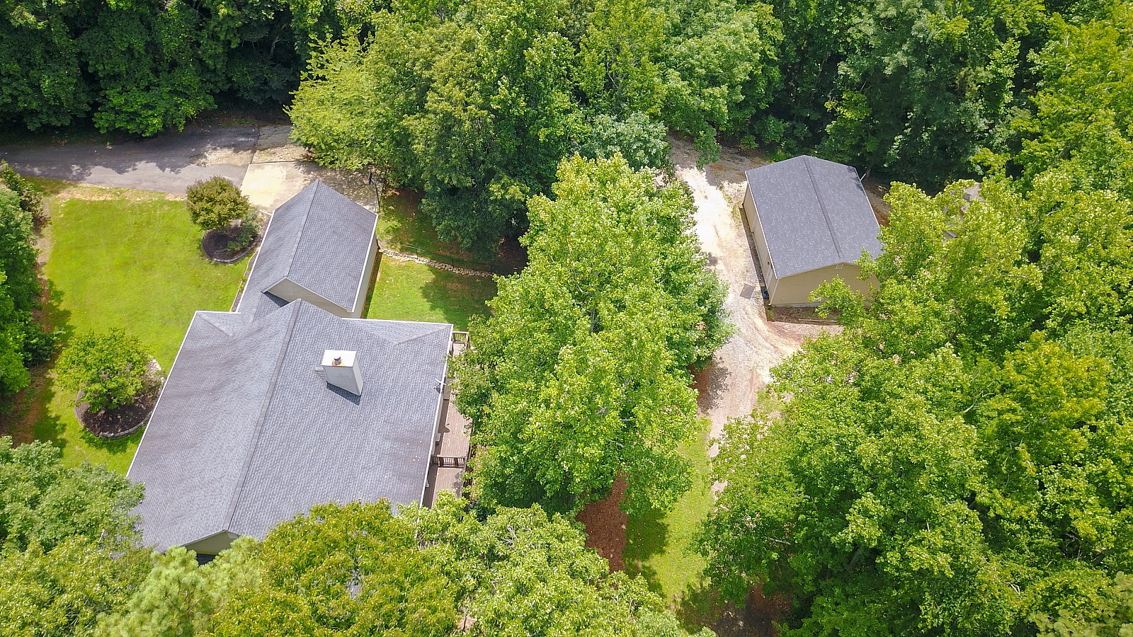 Glide Tour of 570 McCready Drive, Dallas, Georgia 30157