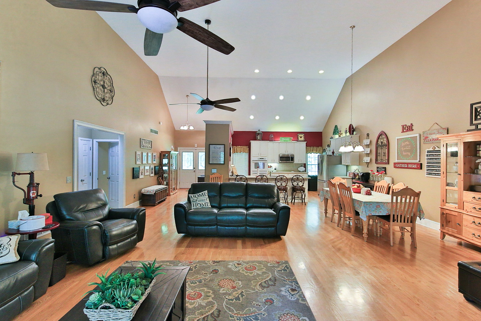 Glide Tour of 570 McCready Drive, Dallas, Georgia 30157