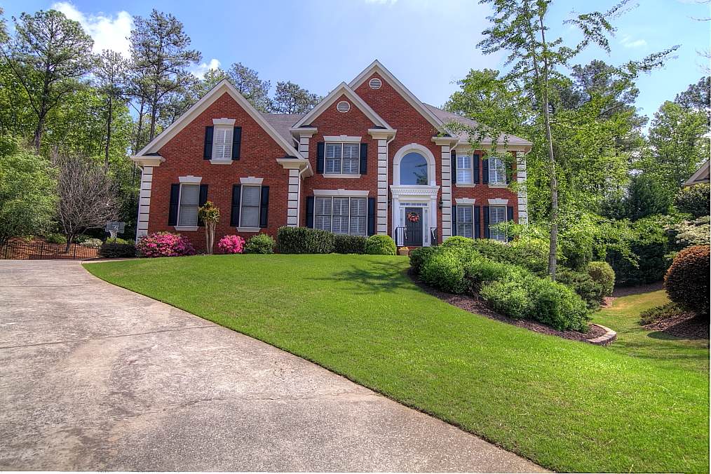 Glide Tour of 240 Eden Bridge Place, Johns Creek, Georgia 30022