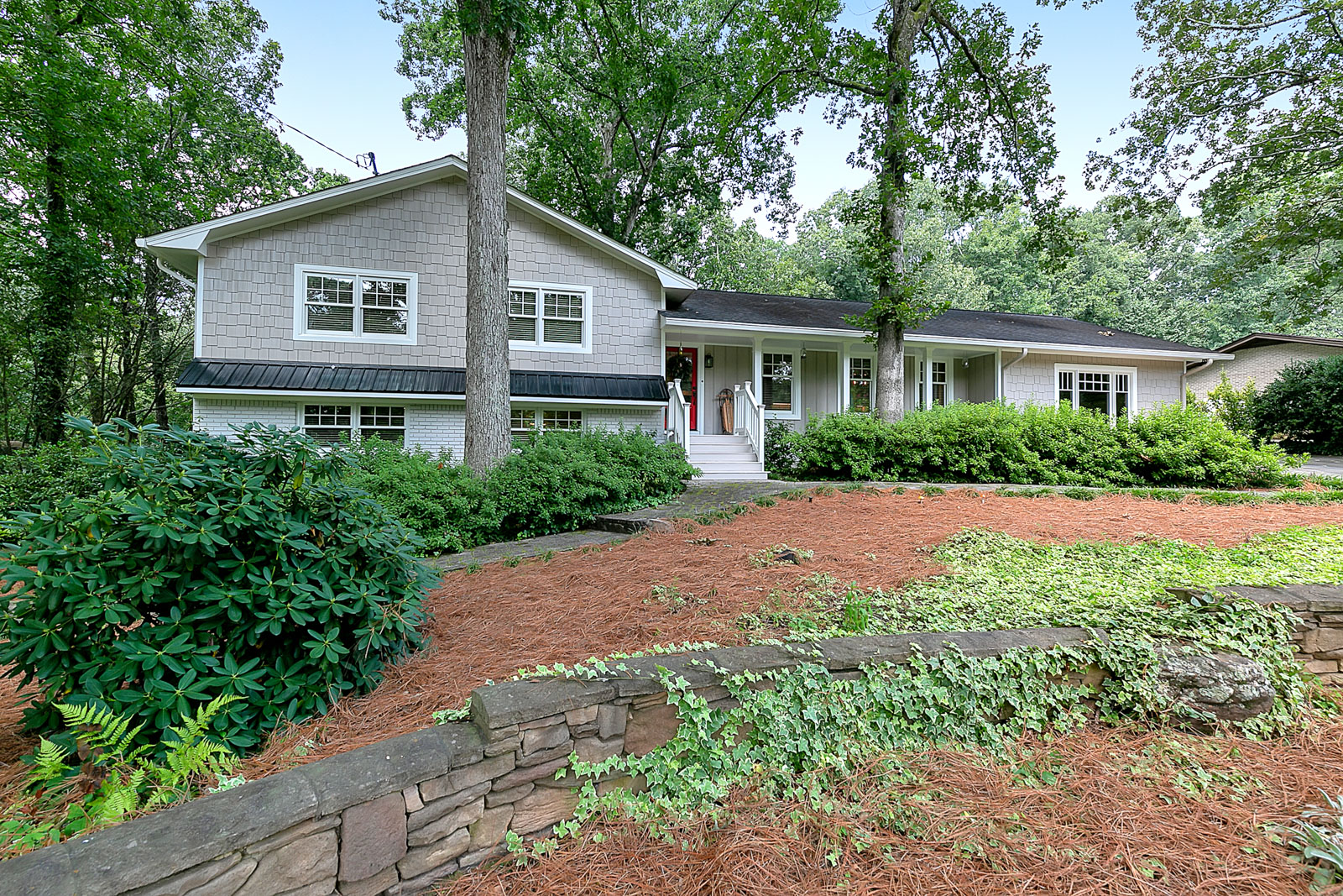 Glide Tour of 2875 Barbara Lane, Marietta, Georgia 30062