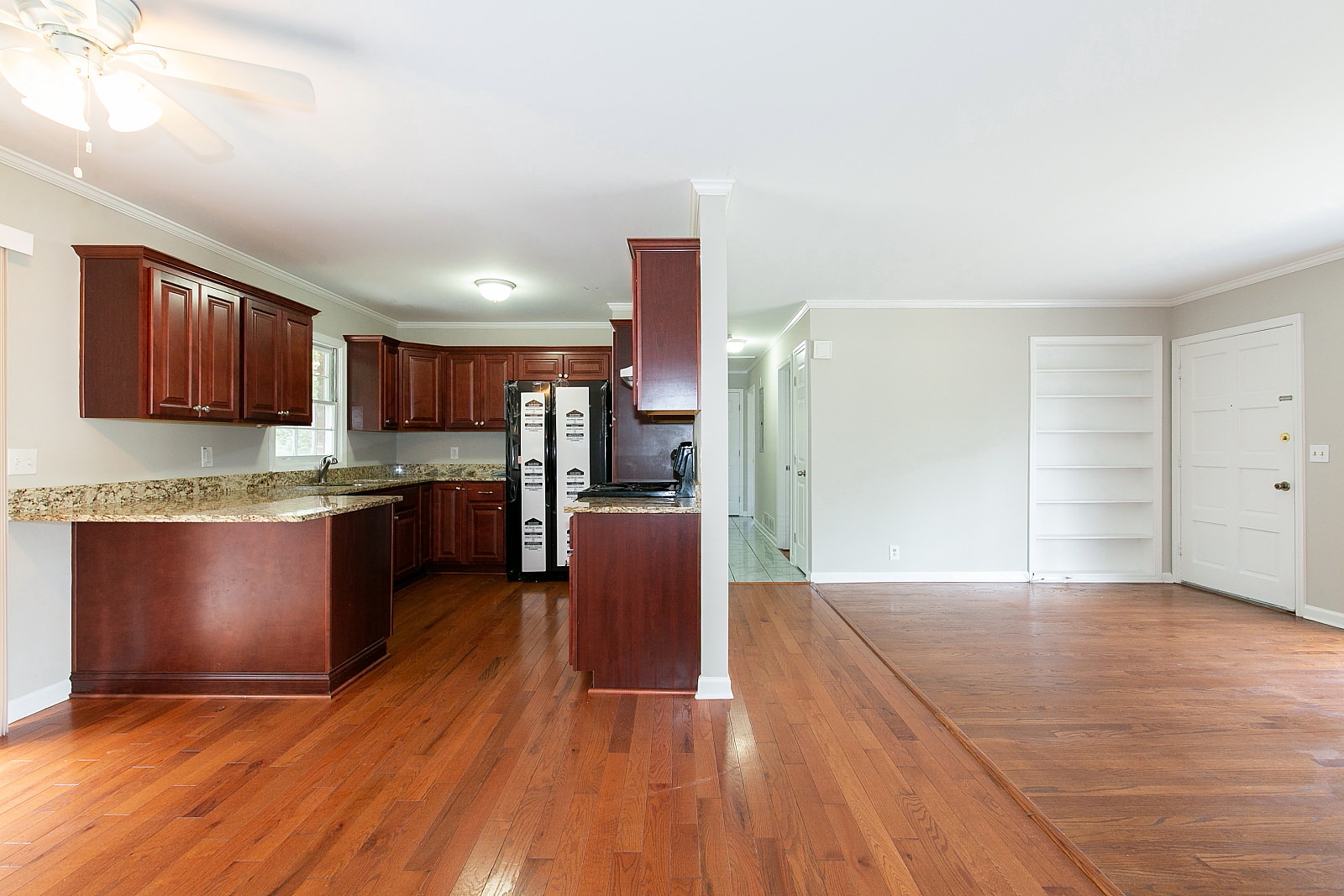 Glide Tour of 1227 Gale Dr Nw, Norcross, Georgia 30093