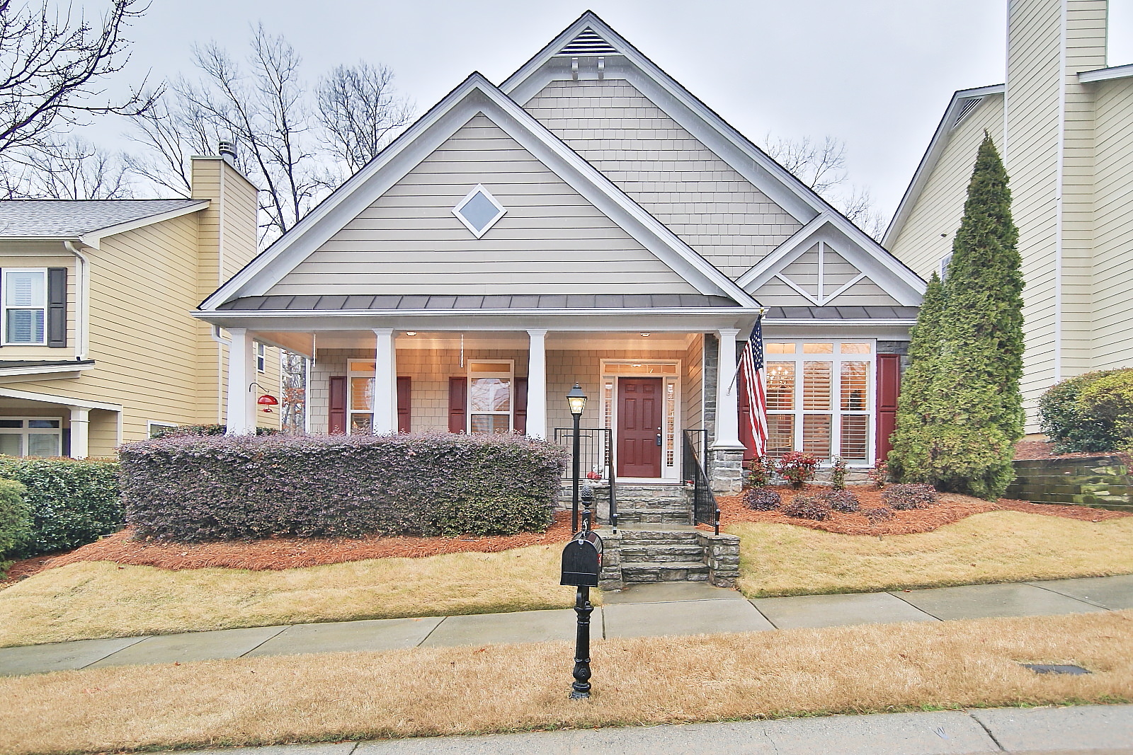 Glide Tour of 607 Pringle Dr, Suwanee, Georgia 30024